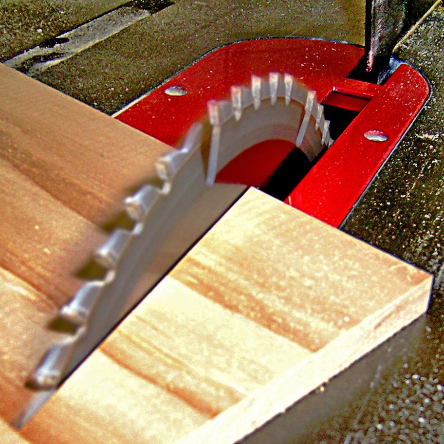 Cutting a 45° Angle with a Circular Saw - Toolz Geek