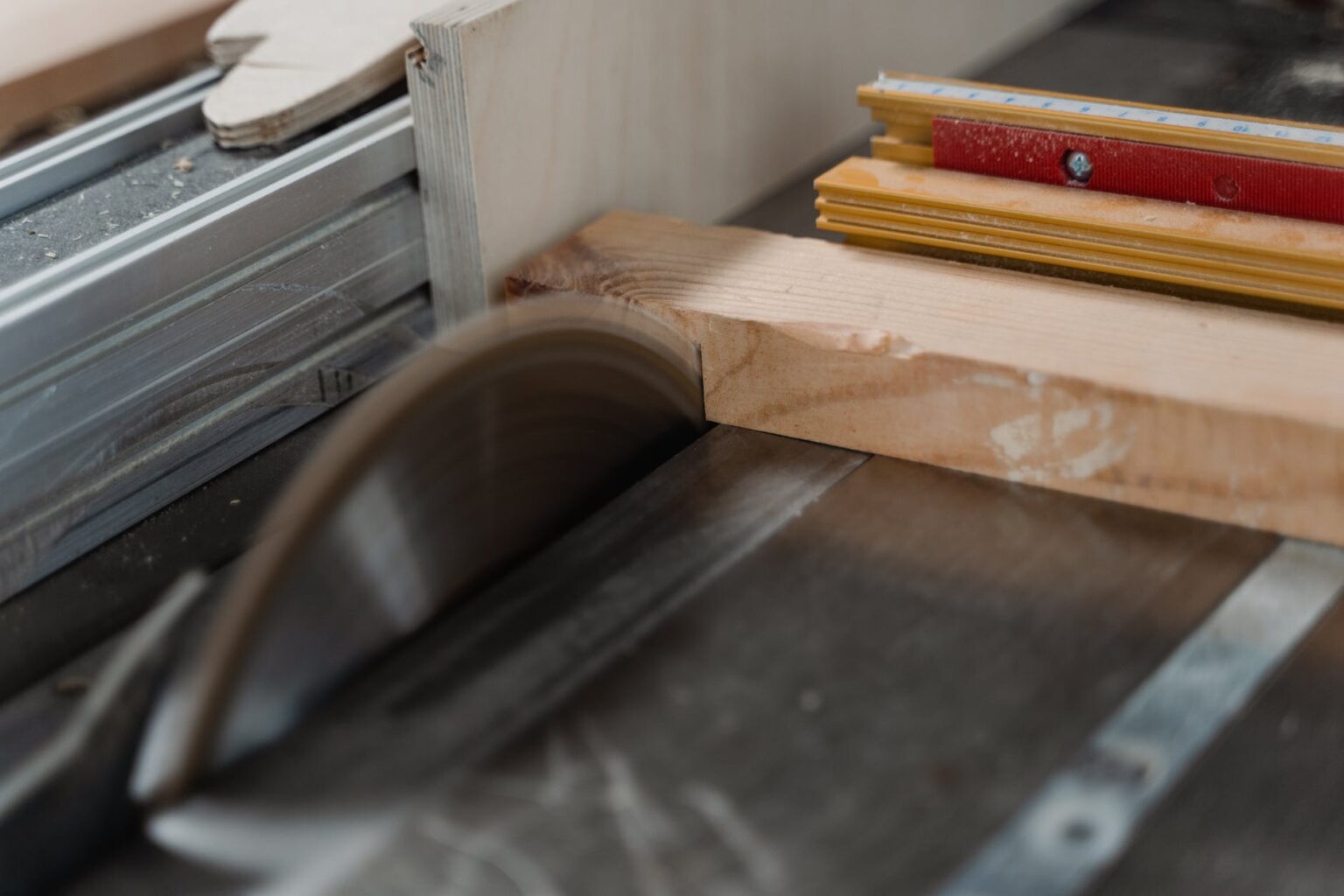 5 Common Table Saw Problems And How To Fix Them - Toolz Geek