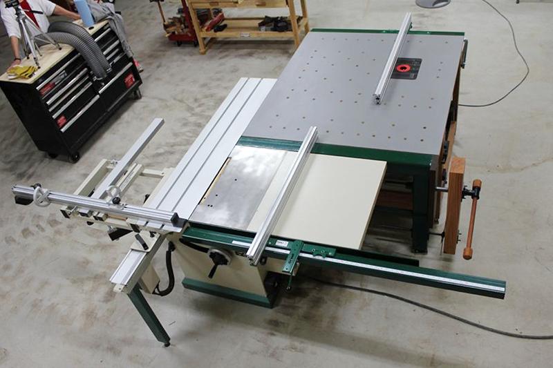 The Advantages Of A Sliding Table Saw For Large Projects - Toolz Geek